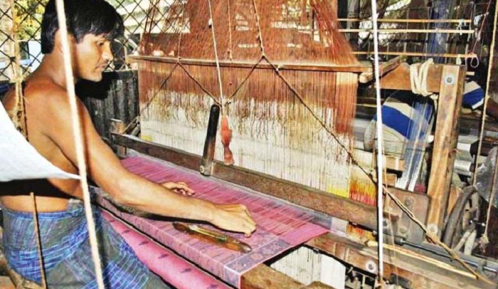 Blockade batters Sirajganj handloom industry