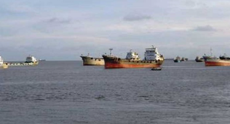 Bulkhead sinks at Ctg port, 5 crew rescued