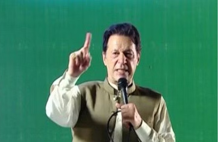 ISI spy chief's presser conveniently ignored "group of thieves": Imran Khan