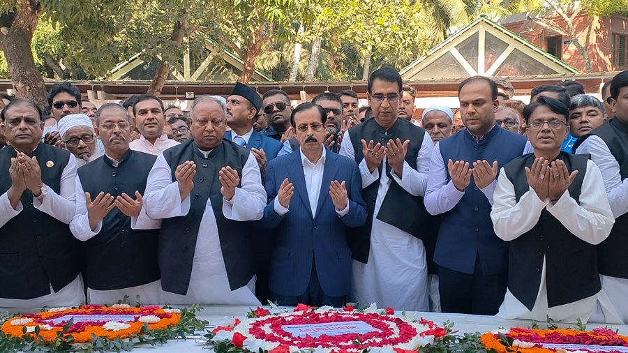Sheikh Selim pays tribute to Bangabandhu at Tungipara