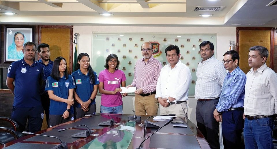 BCB awards Tk50 lakh to SAFF champions women's football team