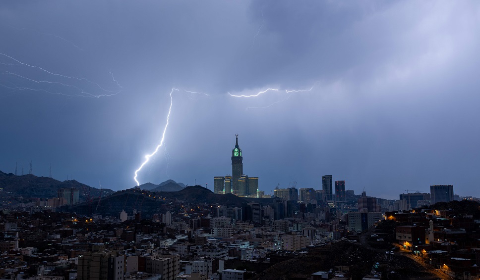 Saudi storm brings lightning, fierce winds to Mecca
