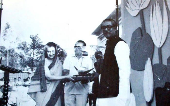 PM Hasina views draft of 'Mujib in Calcutta' documentary