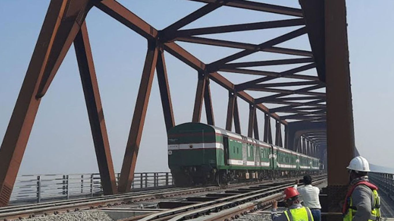 Trial train runs at 120km/hr on Jamuna Rail Bridge