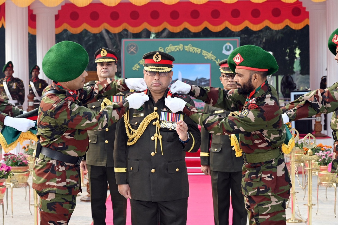 Army chief made colonel of infantry regiment