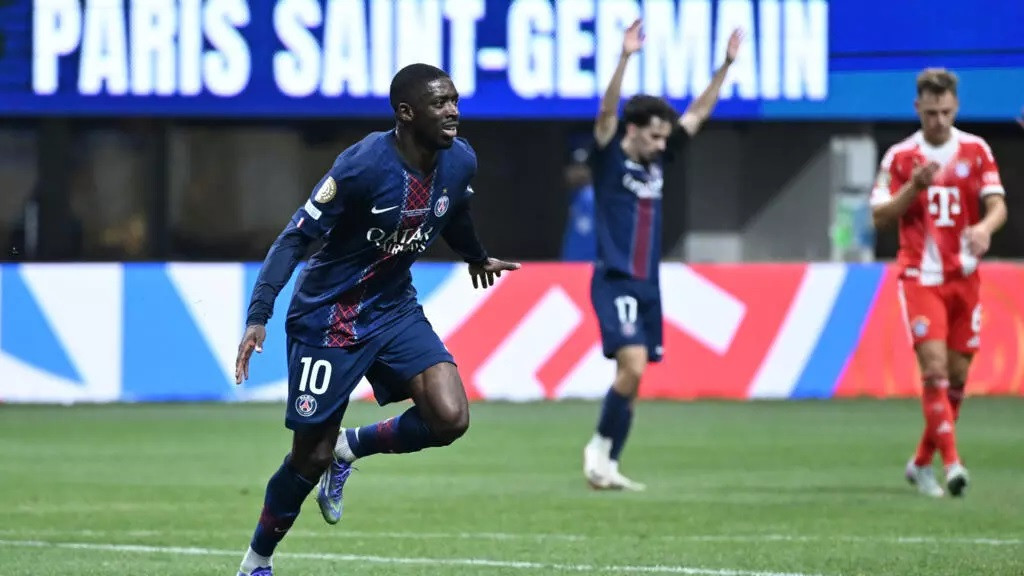 Nine-man PSG beat Bayern to reach last four