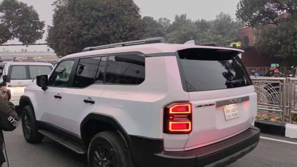 Bulletproof car arrives at airport for Tarique Rahman