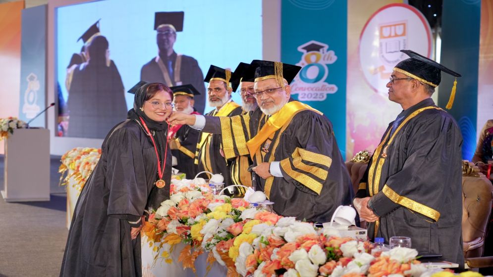 UIU marks 8th convocation with grand ceremony