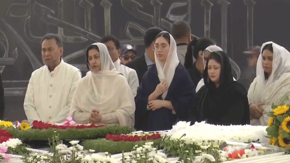 Zaima Rahman pays tribute at Khaleda Zia’s grave