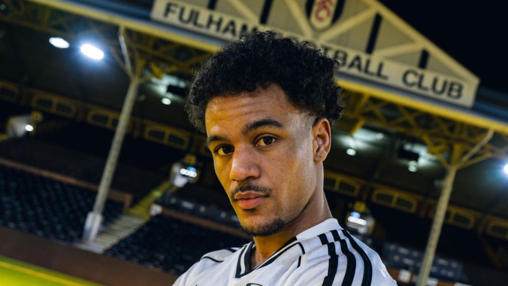 Fulham sign Man City winger Oscar Bobb