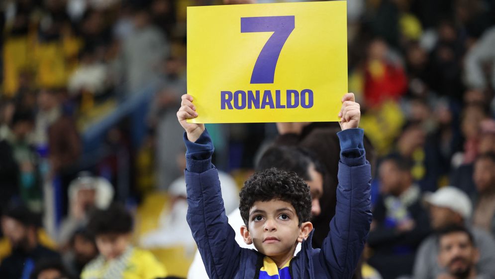 Fans cheer for absent Ronaldo as Saudi row deepens