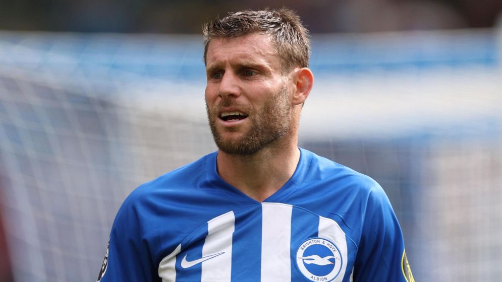 Milner equals Barry's Premier League appearance record