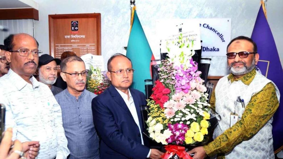 Obaidul Islam formally takes charge as Dhaka University VC