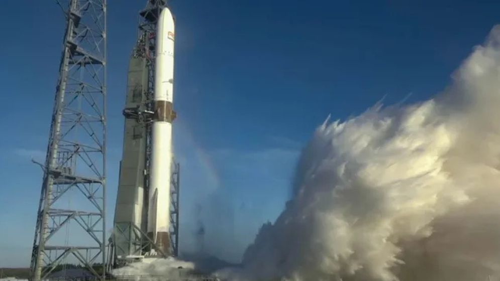 Blue Origin set to launch rocket with reusable booster for first time