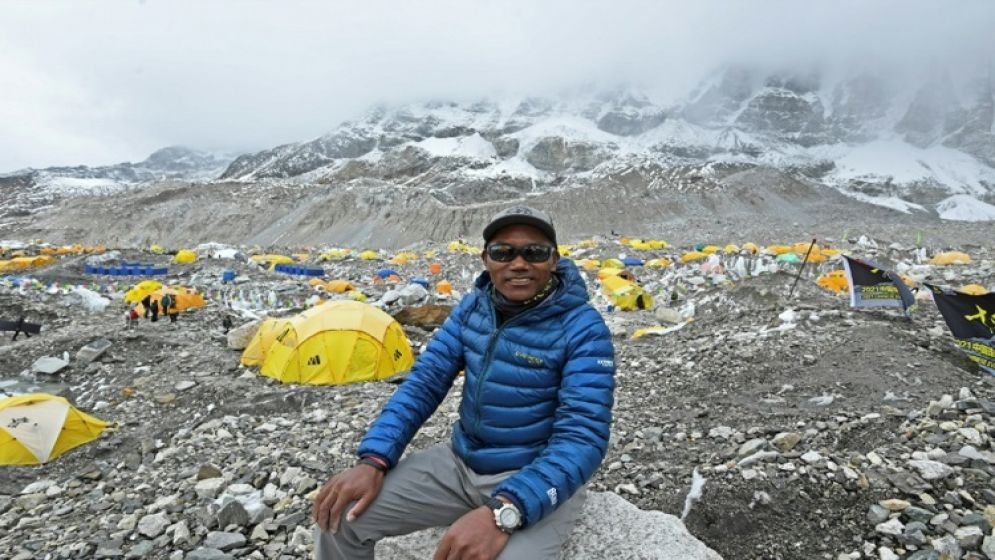 Nepali duo break own records on Everest
