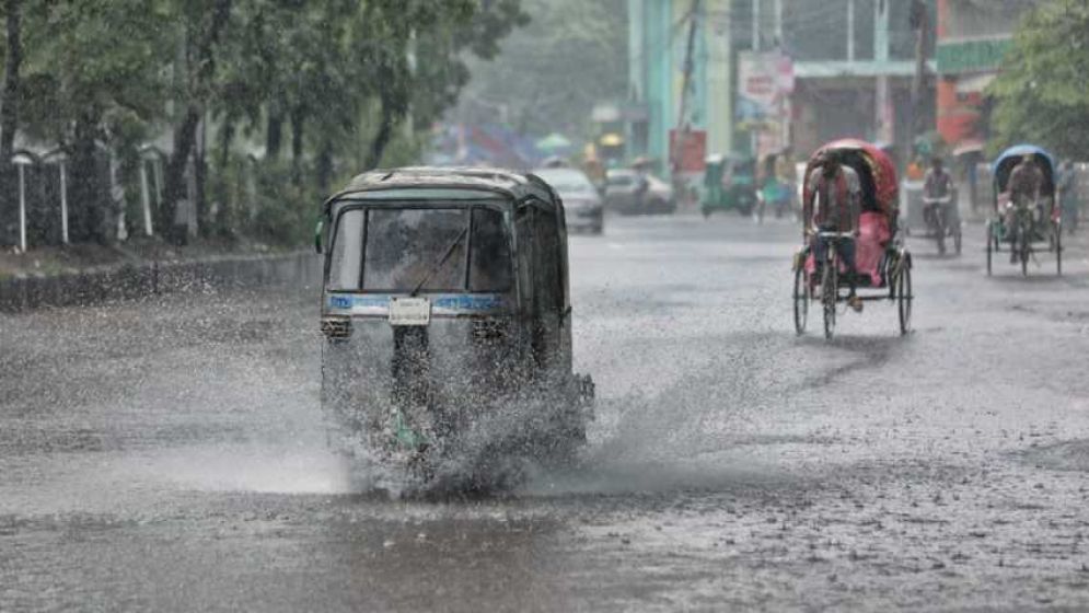 Rain accompanied by thunderstorms likely in Dhaka