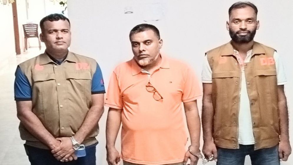 Fake APS to PM arrested in Savar