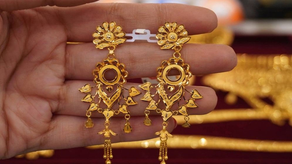 Gold prices drop ahead of Eid: What is new price per bhori?