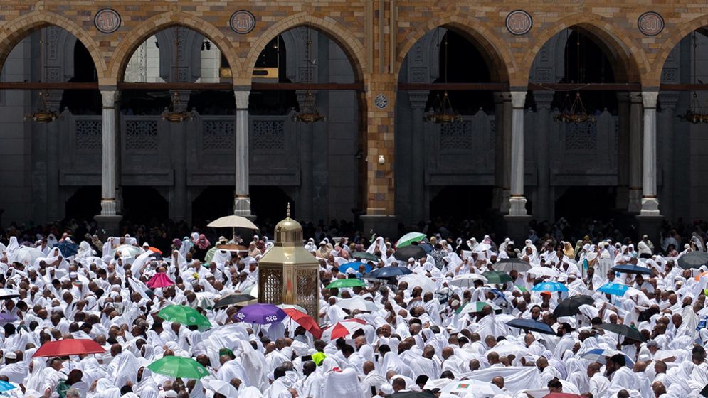 Saudi warns Hajj pilgrims of dust storms and extreme heat