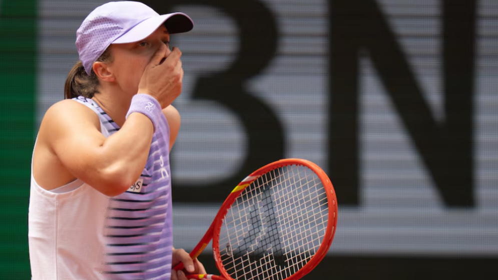 Swiatek blames tension after shock French Open exit