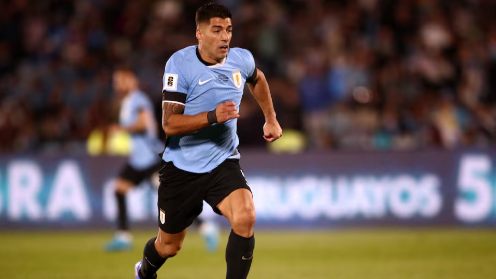 Suarez misses out as Bielsa names Uruguay's WC squad