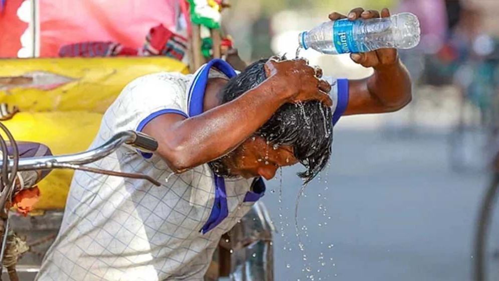 Mild heatwave continues in 34 districts: Met Office