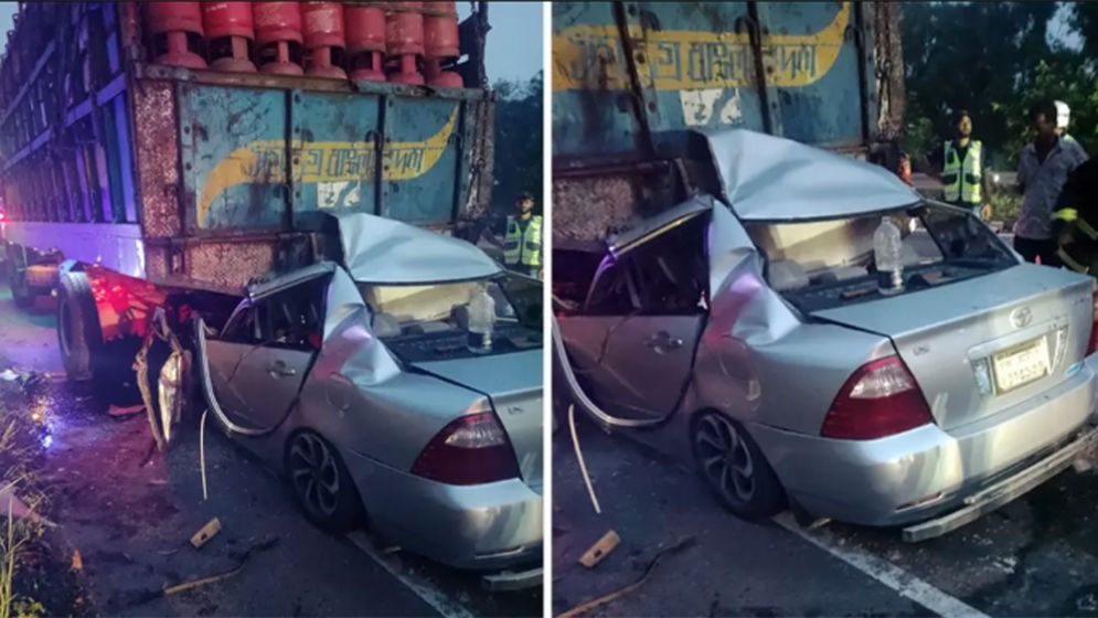 Four killed as private car crashes into gas cylinder-laden truck
