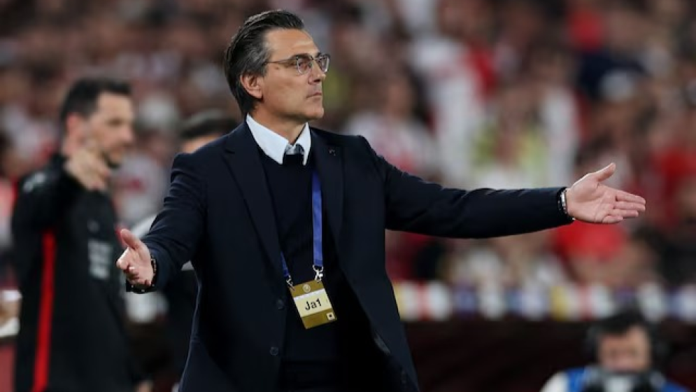 Montella sticks with experience in Turkey WC squad