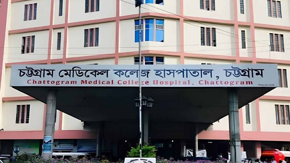 CMCH intern doctors demand Tk30,000 monthly allowance