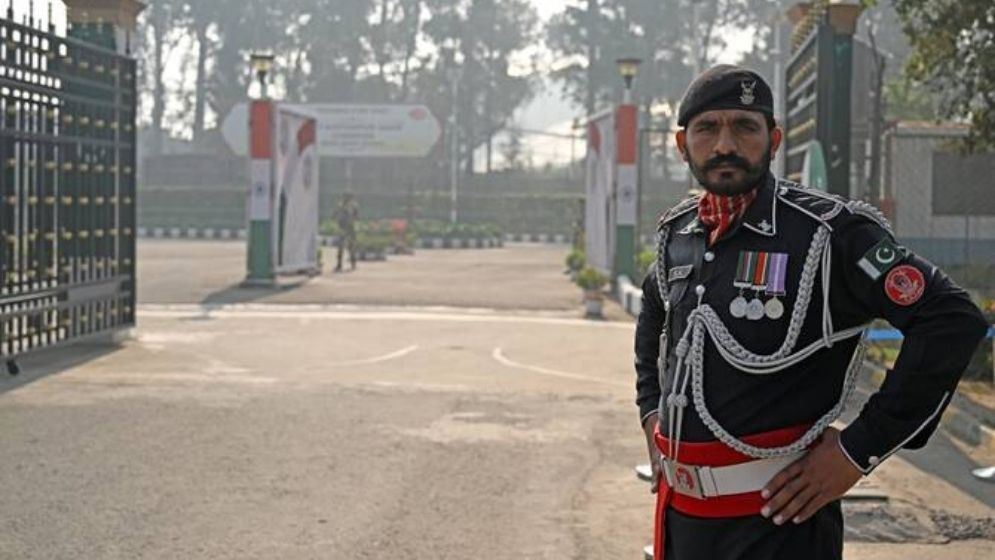 Militants kill 6, abduct 8 security personnel in Pakistan