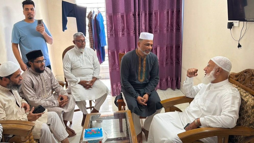 Jamaat Ameer condoles family of student killed in China road crash