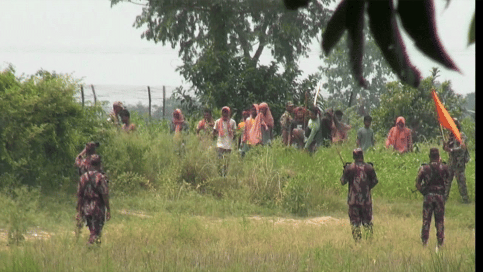 BSF takes back 12 people stranded at no man’s land along Kushtia border
