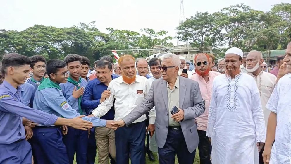 Bashundhara Group adviser becomes emotional upon revisting childhood ...