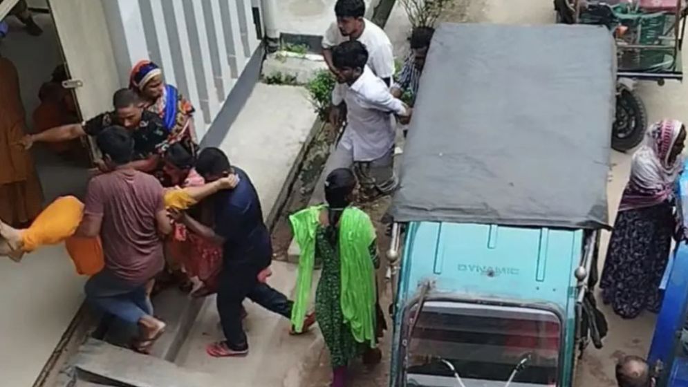 Over 100 garment workers fall ill after drinking water in Gazipur factory