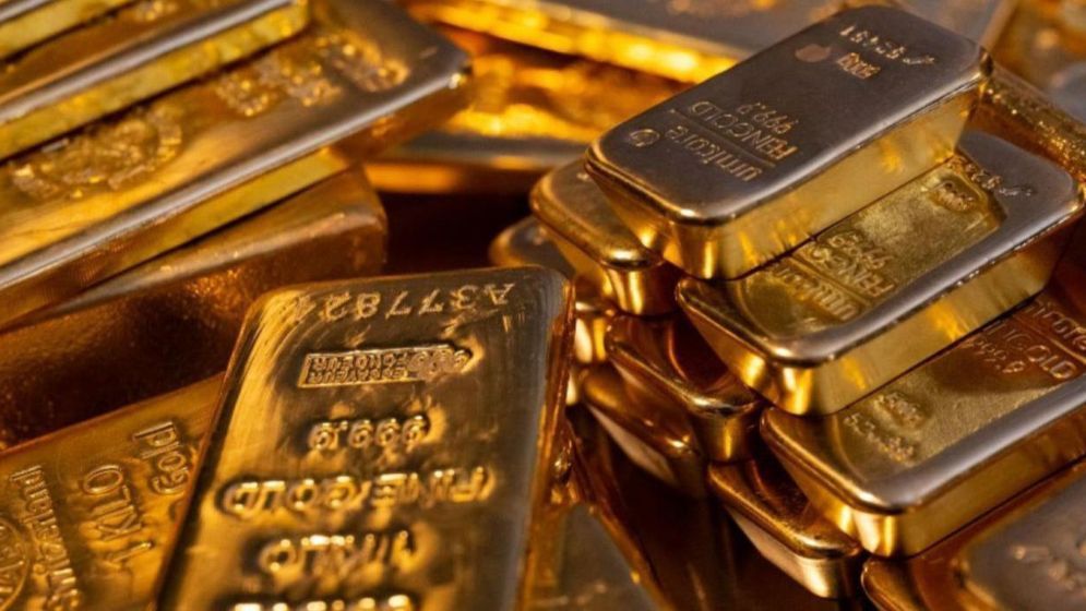 Two held with 31 gold bars in Jashore