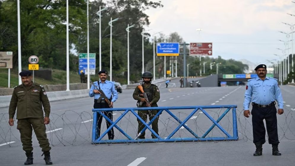Two roadside blasts in northwest Pakistan kill 7