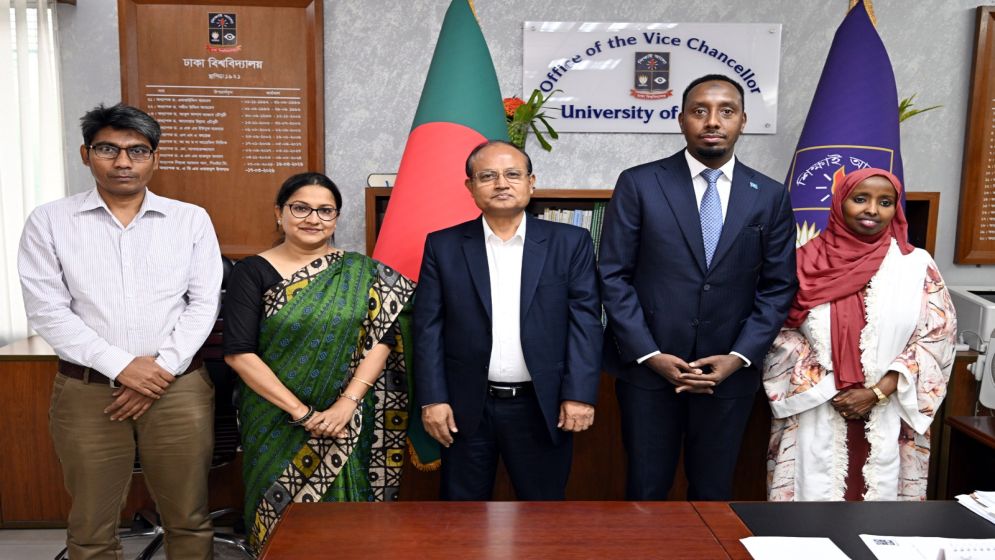 Somali ambassador pays courtesy call on DU vice-chancellor
